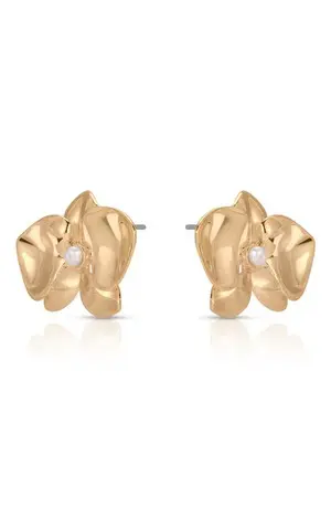 Ettika Freshwater Pearl Blossom Stud Earrings - Gold/pearl