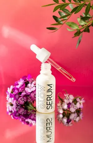 THE CLEAN BEAUTY CLUB Glow Serum