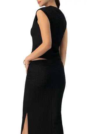 IVONNE Sleeveless Knit Top - Black
