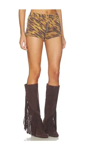 Superdown Linnea Short