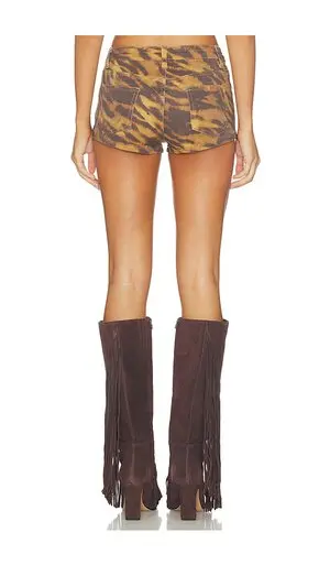 Superdown Linnea Short