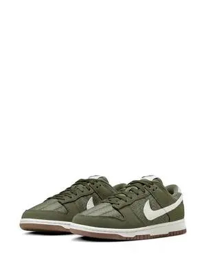 Nike Dunk Low Sneakers - Green