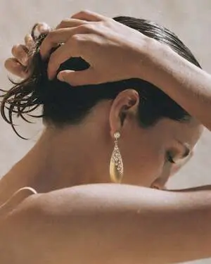 ELIZABETH MOORE Diamond And 18k Drop Earrings