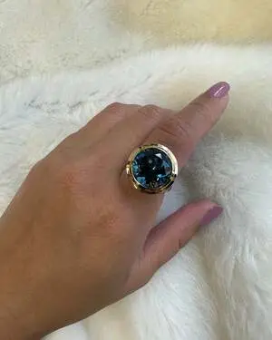 Goshwara London Topaz And 18k Gold Ring