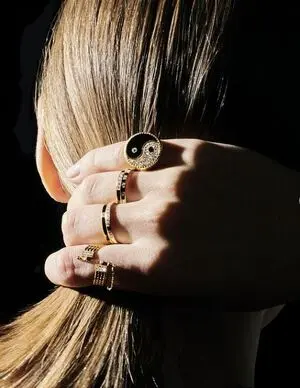 MYSTERYJOY Diamond And 18k Mirage Band Ring