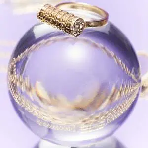 MYSTERYJOY 18k Secret Ring With Diamonds