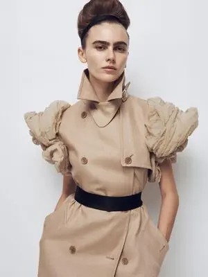 Max Mara Sleeveless Linen Duster Coat With Ruffles - Camel