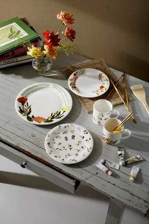 TWIG NEW YORK Language Of Flowers Dinner Plate