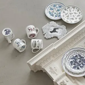 TWIG NEW YORK Heritage Bachelor Button Salad Plate