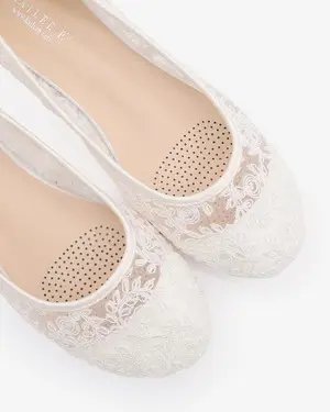KAILEE P Baba Crochet Lace Ballet Flats - White