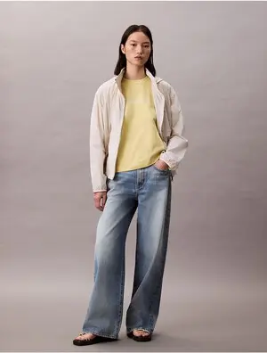 Calvin Klein Standard Logo Boxy Fit Crewneck T-shirt