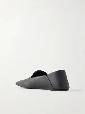 ST. AGNI Minimal Leather Loafers - Black