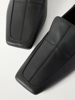 ST. AGNI Minimal Leather Loafers - Black