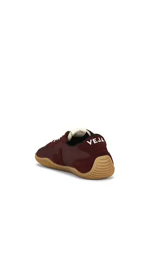 VEJA Jitsu Sneakers - Amarante
