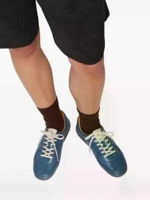 LILI CURIA Zola Lace-up Sneakers