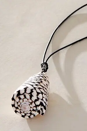 Free People Oso Pendant Necklace With - Shell