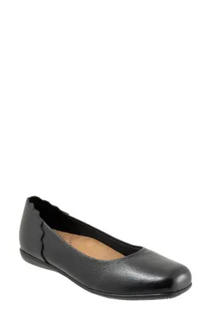 Women's Trotters Black Leather Flats