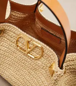Valentino Garavani Vlogo Raffia Top Handle Bag - Beige