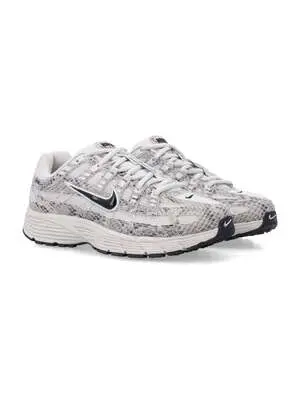 Nike Athletic Sneakers - Light Bone