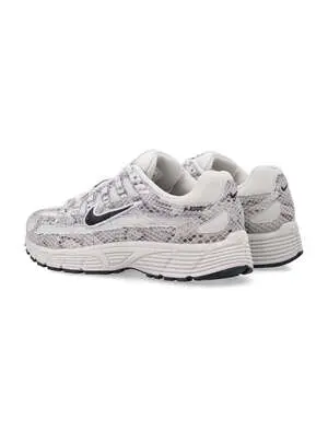 Nike Athletic Sneakers - Light Bone