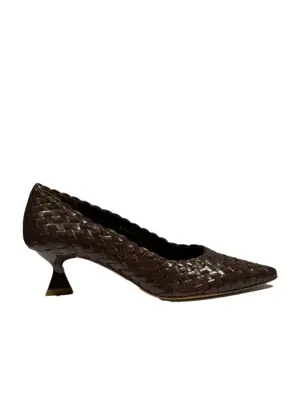 LA ROSE Carol Woven Pumps - Cafe