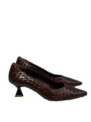 LA ROSE Carol Woven Pumps - Cafe