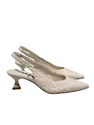 LA ROSE Carol Pointed Slingback - Salinas