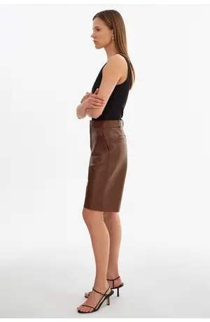 LAMARQUE Leather Bermuda Shorts - Mid Brown