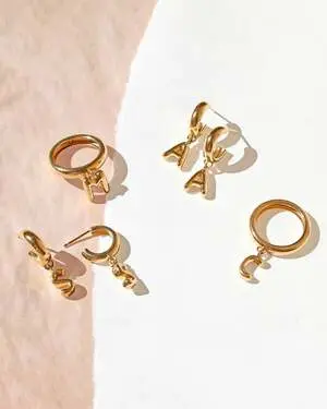 ELIZABETH MOORE 14k Puffy Initial Ring