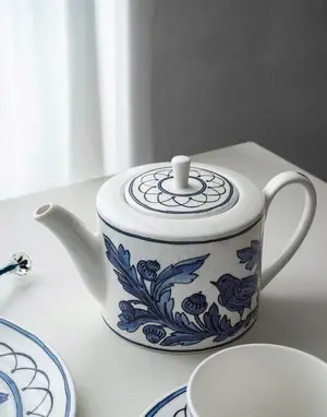 TWIG NEW YORK Heritage Blue Bird Teapot