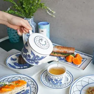 TWIG NEW YORK Heritage Blue Bird Teapot