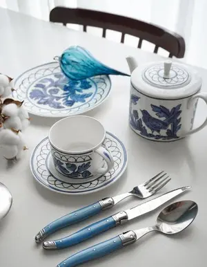 TWIG NEW YORK Heritage Blue Bird Teapot