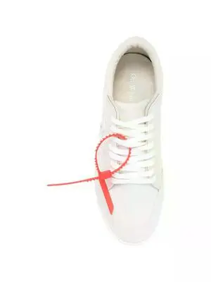 Off-White Appliqué Low Top Sneakers - Neutrals