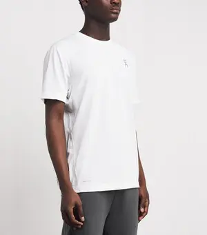On Train Graphic T-shirt
