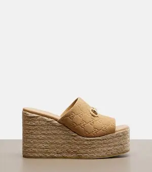 Gucci Horsebit Suede Espadrille Wedges - Beige