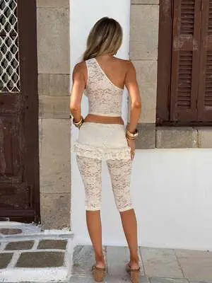 OUTCAST Cameo Top