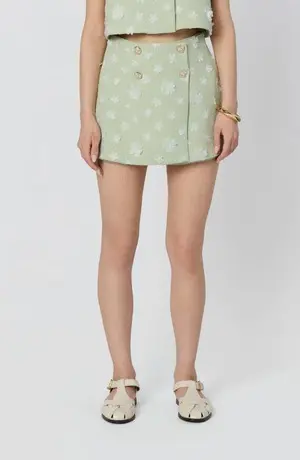 Astr The Label Janell Floral Appliqué Skort