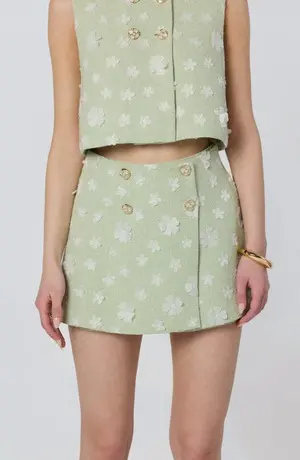 Astr The Label Janell Floral Appliqué Skort