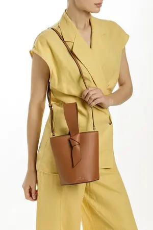 LA PORTEGNA Julieta Knotted Leather Shoulder Bag - Brown