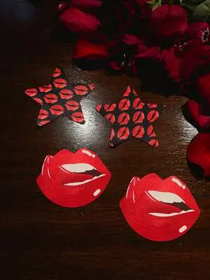 Frederick's Of Hollywood Angelica Star & Lip Pasties 4 Pack - Lips