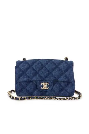 CHANEL Wallet On Chain