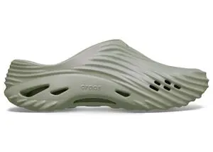 CROCS Echo Wave Clogs - Elephant
