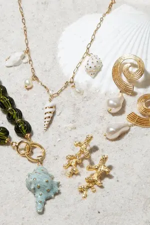 NOONDAY Shoreline Charm Necklace