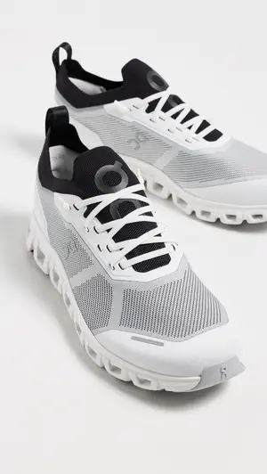 On 6 Versa Sneakers - White/black
