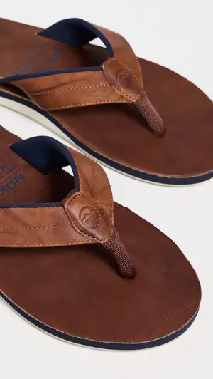 HARI MARI Nokona X Clipper Flip Flops - Walnut