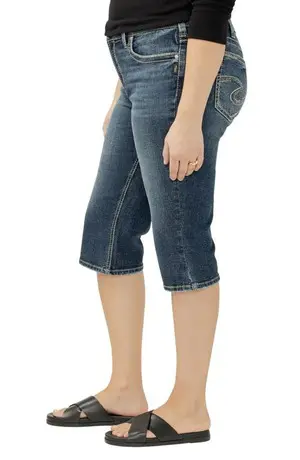 SILVER JEANS CO. Suki Heritage Curvy Mid Rise Capri Jeans