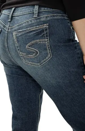 SILVER JEANS CO. Suki Heritage Curvy Mid Rise Capri Jeans