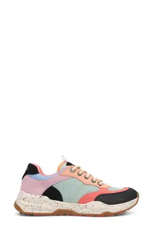 TAOS Advance Sneaker