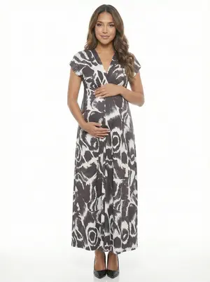 24SEVEN COMFORT APPAREL Maternity Abstract V-neck Maxi Dress - Black Multi