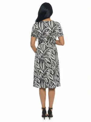 24SEVEN COMFORT APPAREL Maternity Abstract Print V-neck Midi Dress - Black Multi